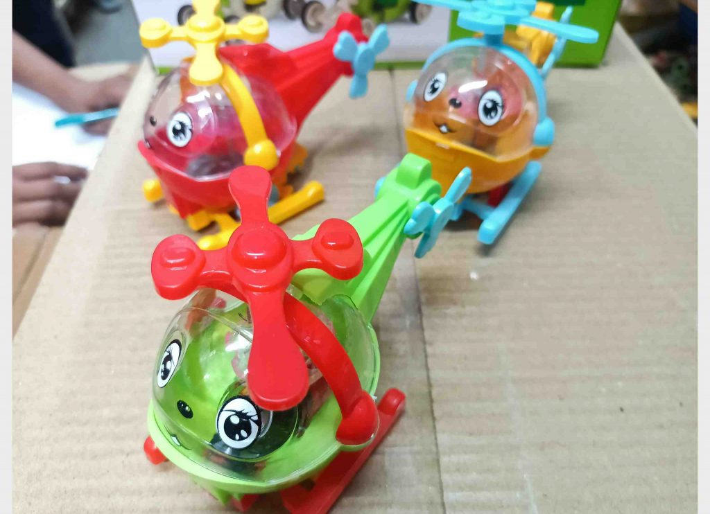 (12pc) Helicopter Winding Powered Toy String – SELLET